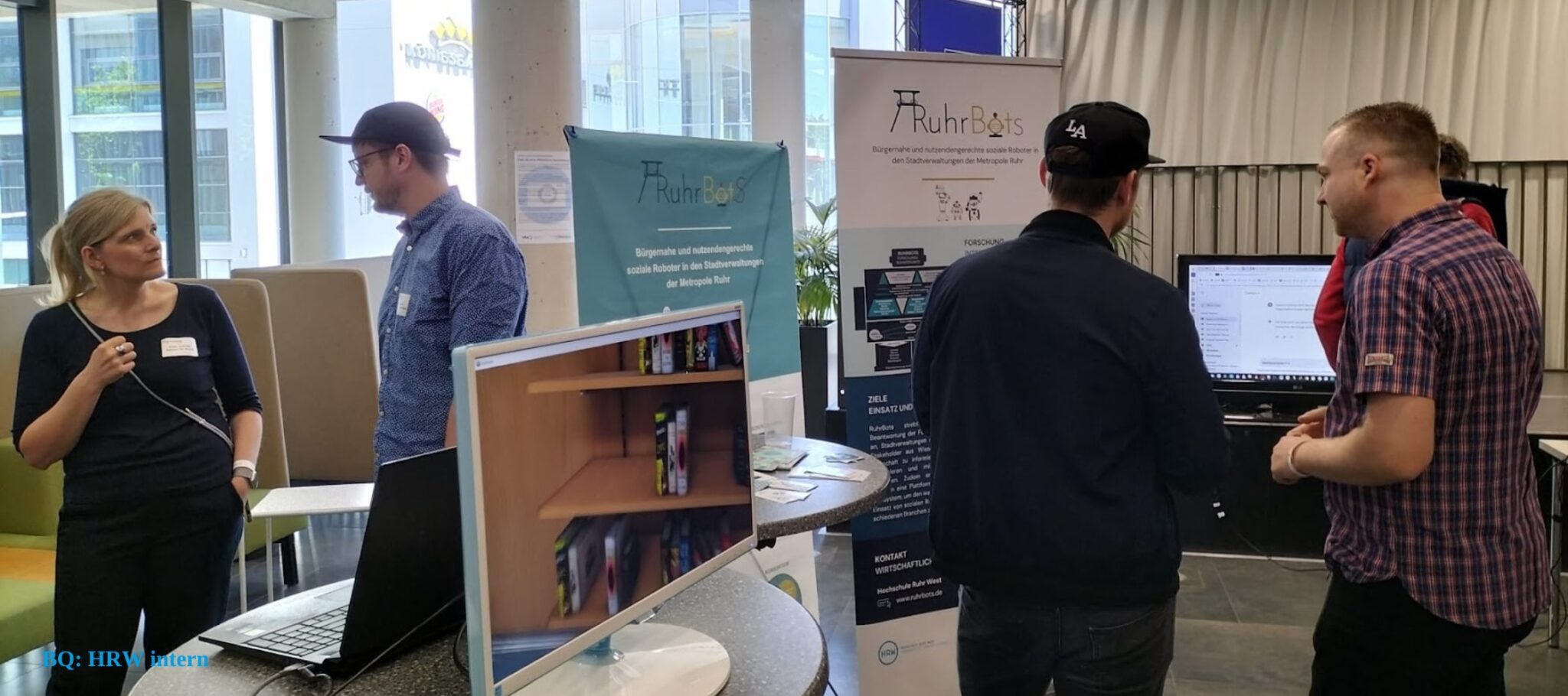 RuhrBots VR-Lab beim Digitaltag in Duisburger Stadtbibliothek - Institut Informatik